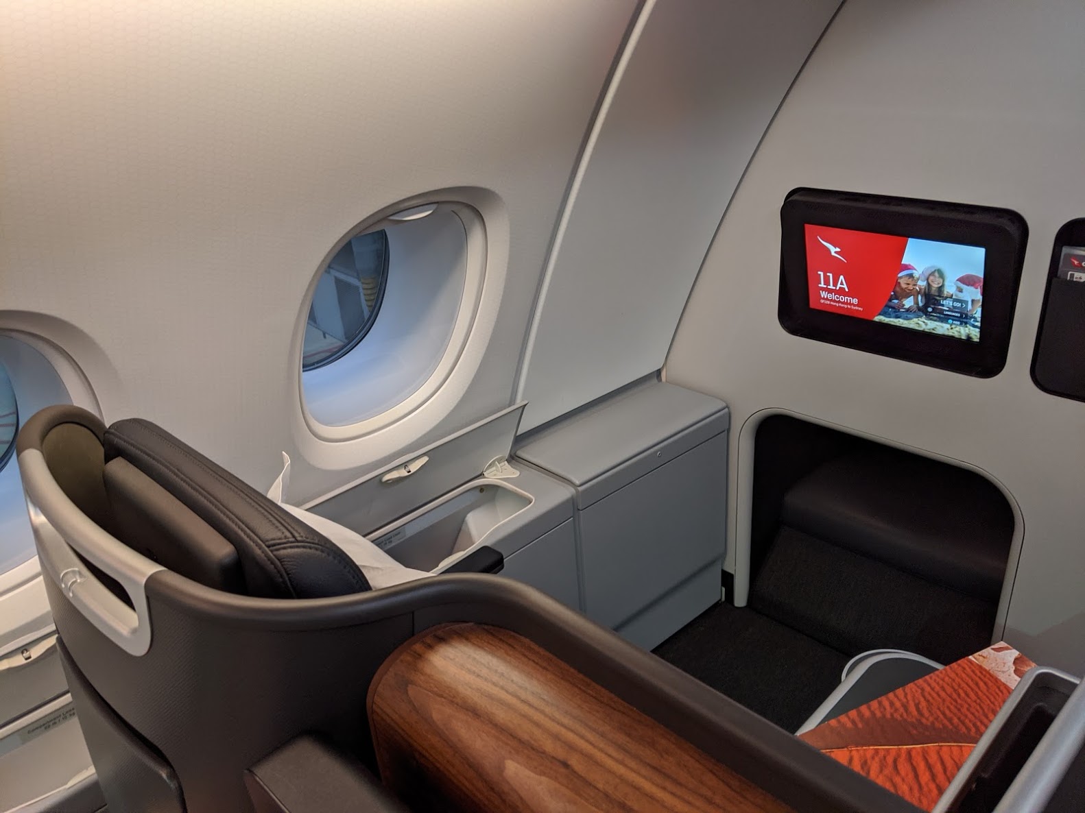 Review: Qantas New Business Class Suite A380 | Points Brotherhood