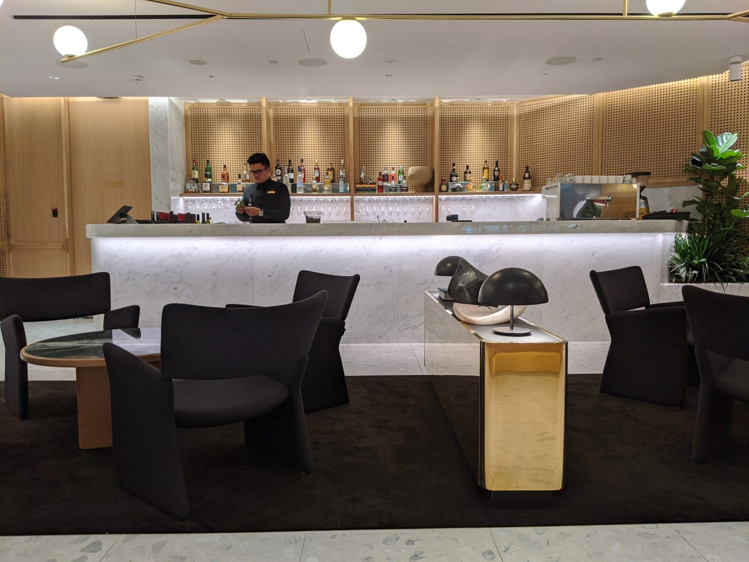 Review: Qantas First Class Lounge Singapore | Points Brotherhood